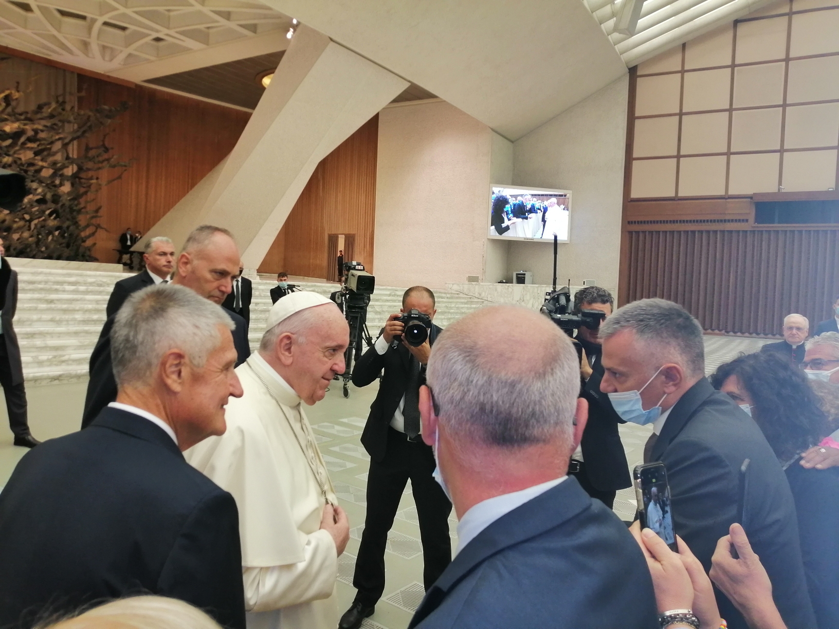 Banco Farmaceutico di Verona in udienza privata da Papa Francesco ...